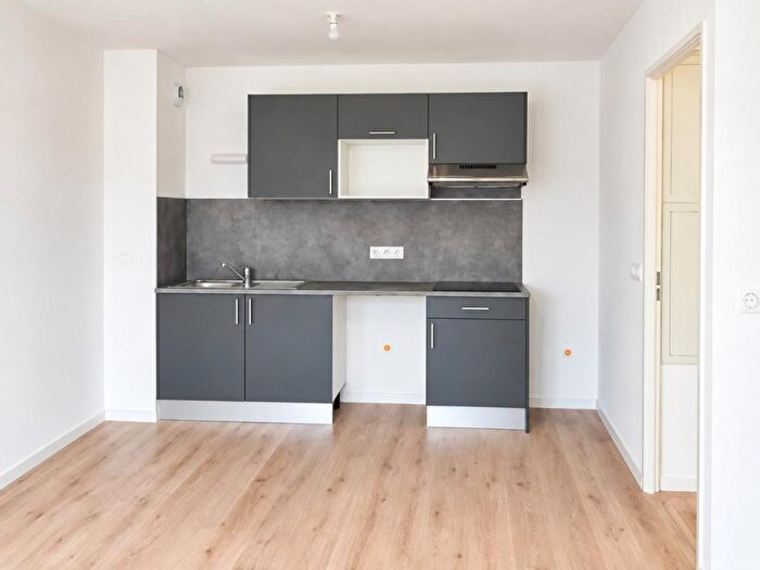 Appartement 2 pièces à Valenciennes, Cheminots, Acalas, Fb de Lille, à louer