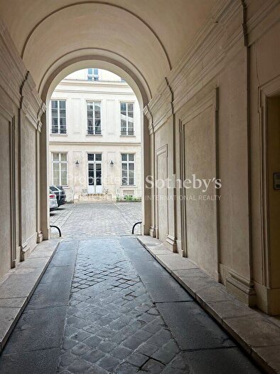 Appartement à louer - Saint Thomas dAquin, Paris ème arrondissement - 1 pièce