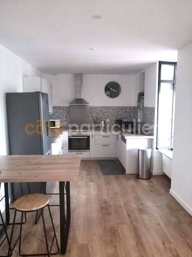 Appartement 8 pièces à Saint-Laurent-sur-Sèvre, à louer