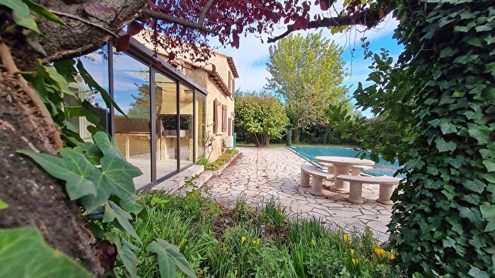 Maison à vendre - Pujaut - 5 pièces - 4 chambres