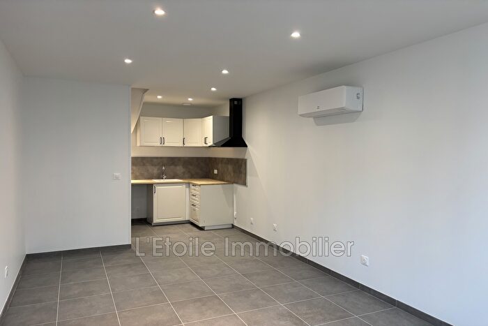 Maison à louer - Sainte-Gauburge-Sainte-Colombe - 3 pièces - 2 chambres