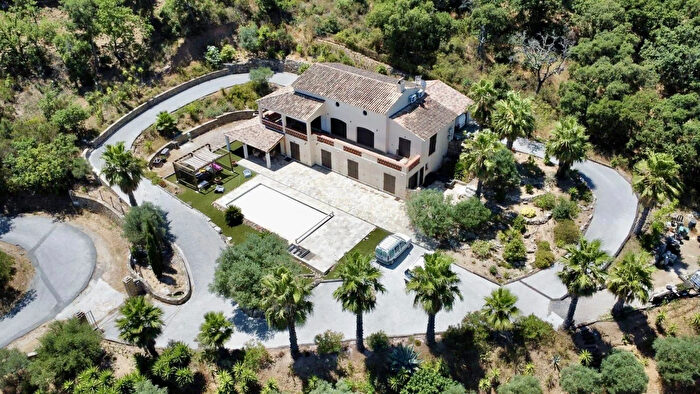 Maison à vendre - Le Plan-de-la-Tour - 7 pièces - 4 chambres