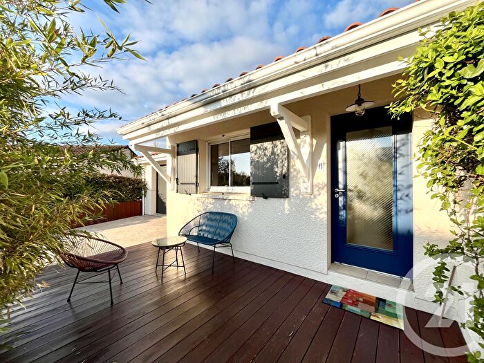 Maison à vendre - Floirac, Saint-Leu, Verts Coteaux, Plateaux - 6 pièces - 4 chambres