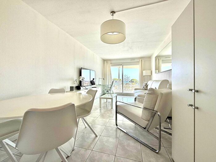 Appartement à louer - Carras, Nice - 2 pièces