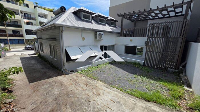 Maison à louer - Saint-Denis - 5 pièces - 4 chambres