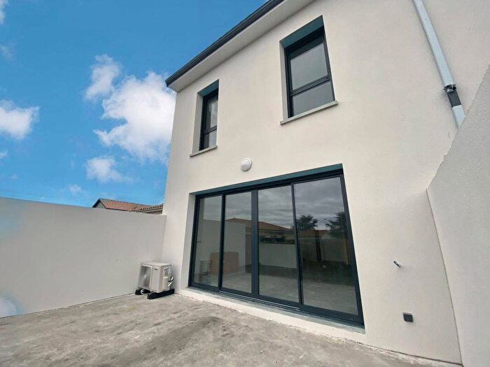 Maison à louer - Toulenne - 4 pièces - 3 chambres