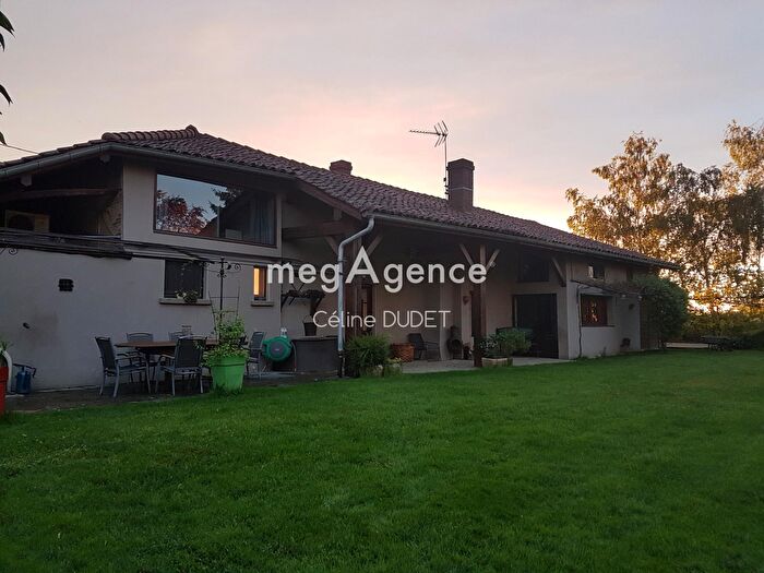 Maison à vendre - Chanoz-Châtenay - 6 pièces - 4 chambres