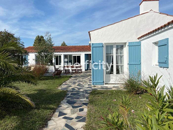 Maison à vendre - Noirmoutier-en-lîle, Centre-ville, Cinq Chemins - 7 pièces - 6 chambres