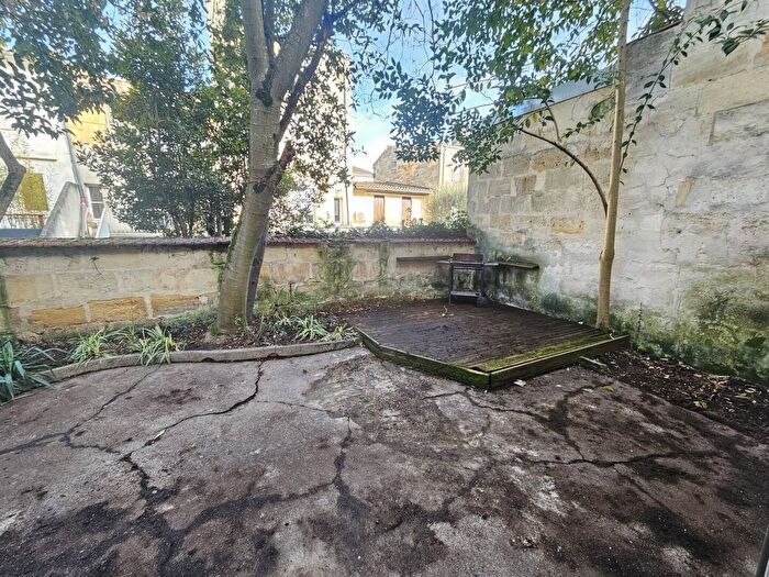 Appartement à louer - Bordeaux - 3 pièces - 2 chambres