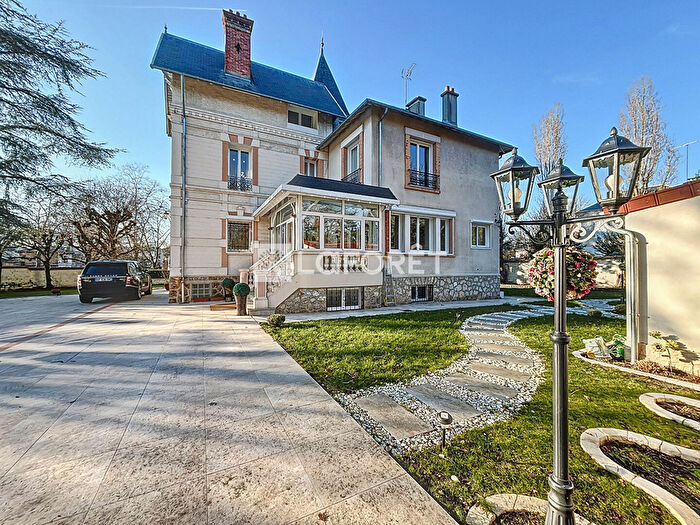 Maison à louer - Le Vésinet, République - 15 pièces - 10 chambres