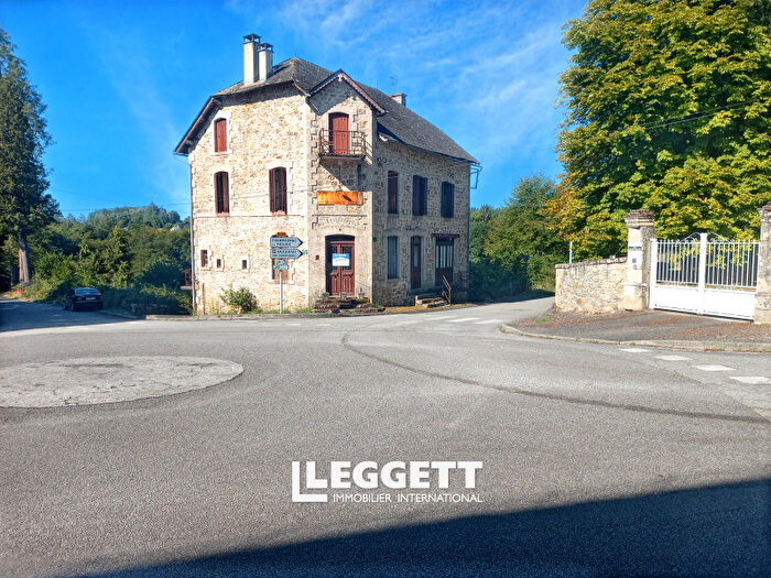 Maison 12 pièces à vendre - La Roche-Canillac