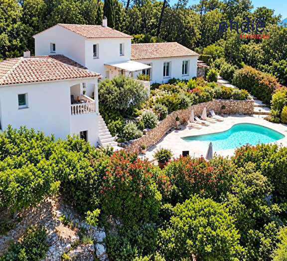Maison 10 pièces à Lorgues, à vendre