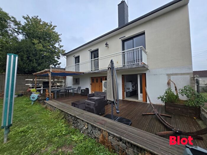 Maison 8 pièces à Fougères, Forairie, Cotterêts, à vendre