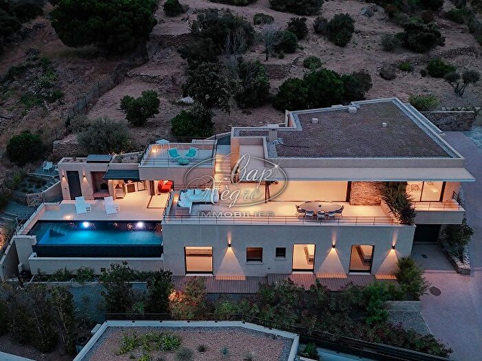 Le Lavandou, Cavalière, Layet, Pramousquier : Maison 7 pièces à vendre