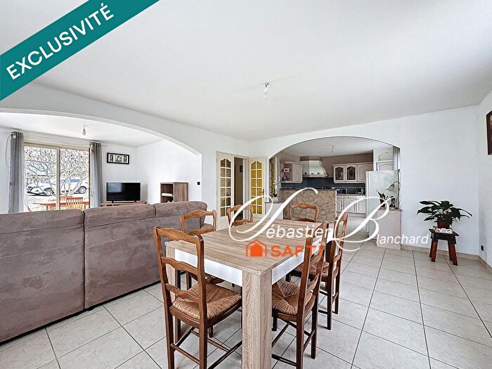 Maison à vendre - Villes - 9 pièces - 7 chambres