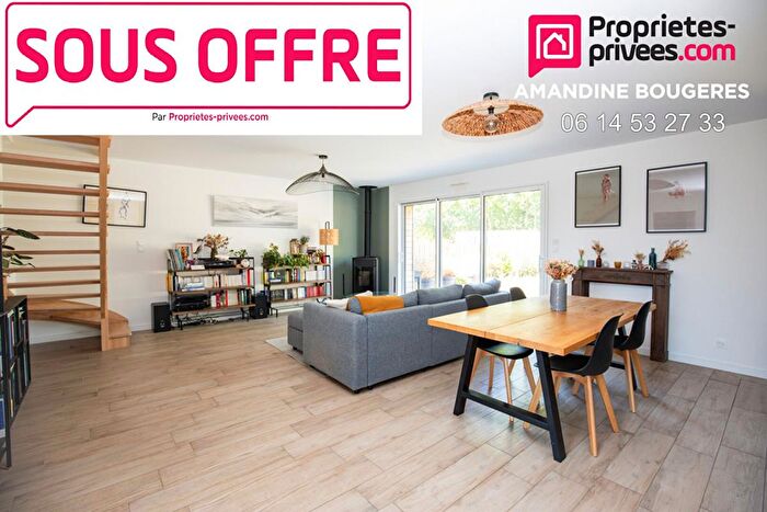 Maison à vendre - Domalain - 5 pièces - 4 chambres