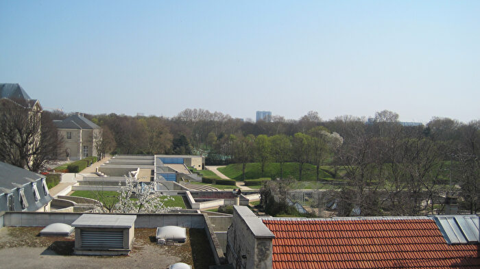 Appartement à louer - Saint-Denis, Centre-ville, Basilique - 3 pièces - 2 chambres