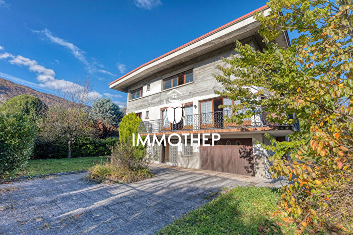 Maison à vendre - Meylan, Ayguinards, Plaine Fleurie - 7 pièces - 2 chambres