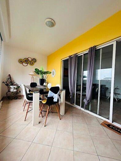 Appartement à louer - Baie-Mahault - 2 pièces - 1 chambre