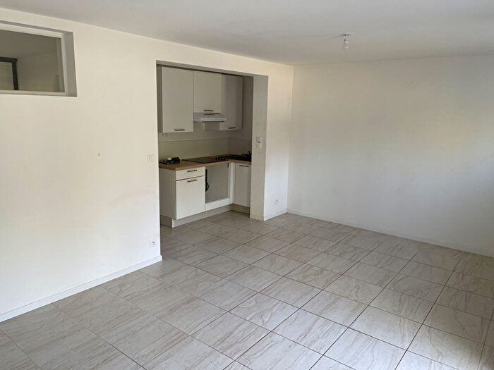 Appartement à louer - Chaumontel - 2 pièces - 1 chambre