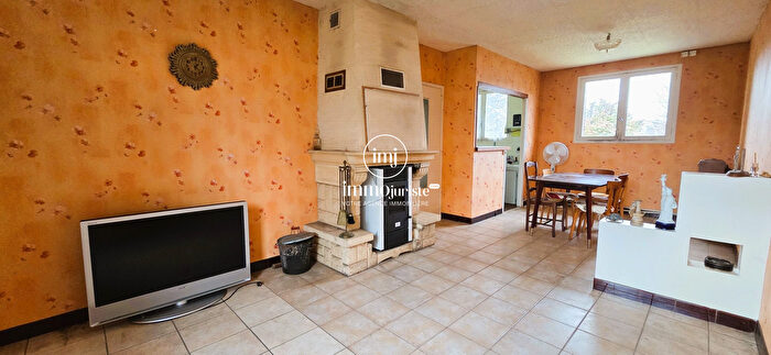 Maison à vendre - Saint-Pierre-de-Frugie - 4 pièces - 3 chambres