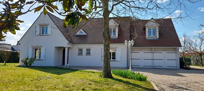 Maison à vendre - Ormes - 6 pièces - 5 chambres