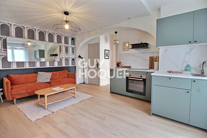 Beaucaire, Centre-ville : Appartement 1 pièce à vendre