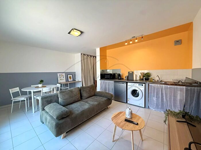 Appartement 1 pièce à Nice, Pasteur, à louer