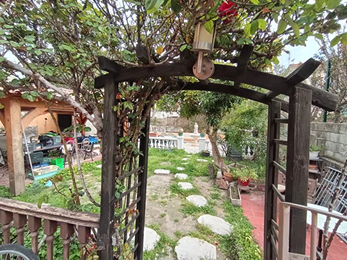 Maison à vendre - La Seyne-sur-Mer - 9 pièces - 3 chambres