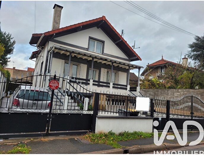 Aulnay-sous-Bois, Prevoyant, Le Parc : Maison 6 pièces à vendre