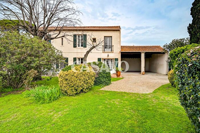 Maison à vendre - Arles, Trinquetaille - 6 pièces - 4 chambres