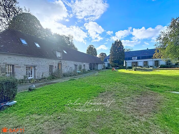 La Forêt-Auvray : Maison 17 pièces à vendre