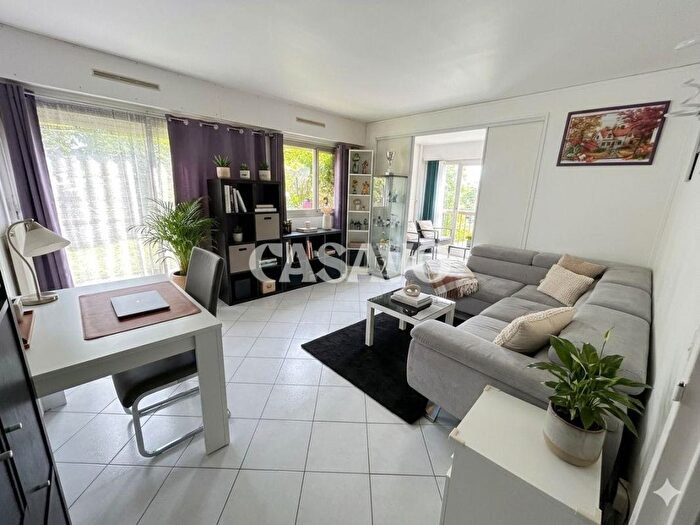 Clichy-sous-Bois, L'Etang : Appartement 4 pièces à vendre
