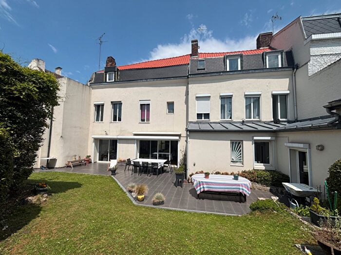 Maison à vendre - Valenciennes - 9 pièces - 7 chambres