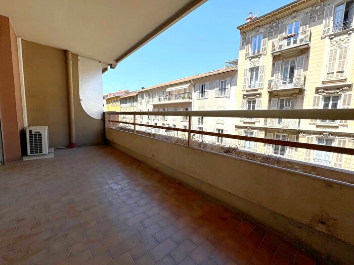 Appartement 3 pièces à vendre - Nice, Riquier