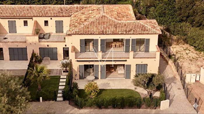 Appartement à vendre - Grimaud - 4 pièces - 3 chambres