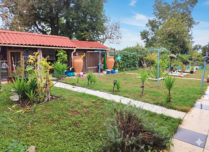 Maison à vendre - Préguillac - 8 pièces - 5 chambres