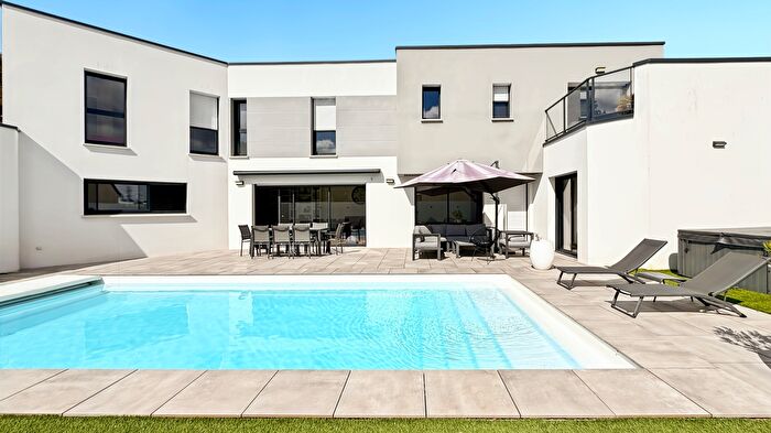 Saint-Barthélemy-d'Anjou : Maison 9 pièces à vendre