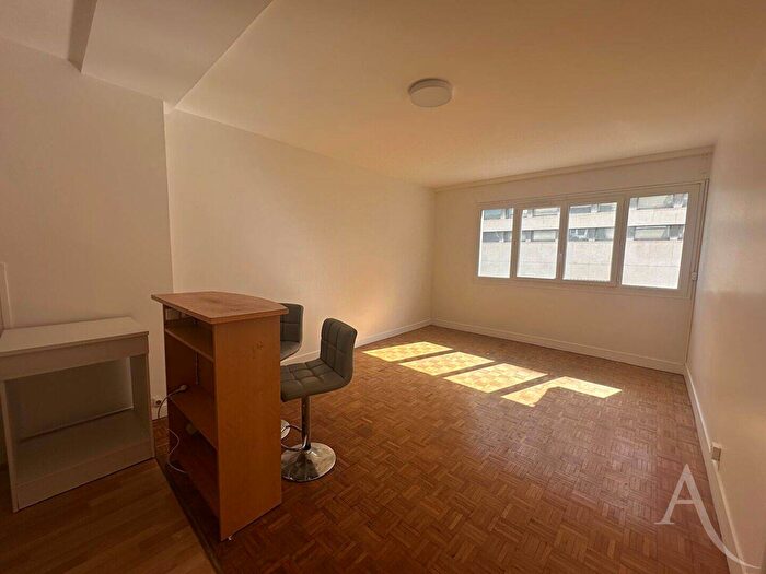Collegiale, Mantes-la-Jolie - Appartement 2 pièces à louer