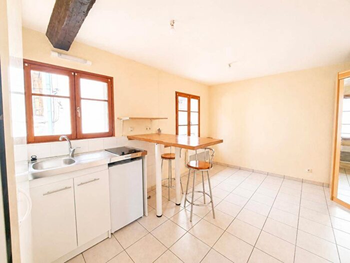 Beaurepaire : Appartement 1 pièce à louer