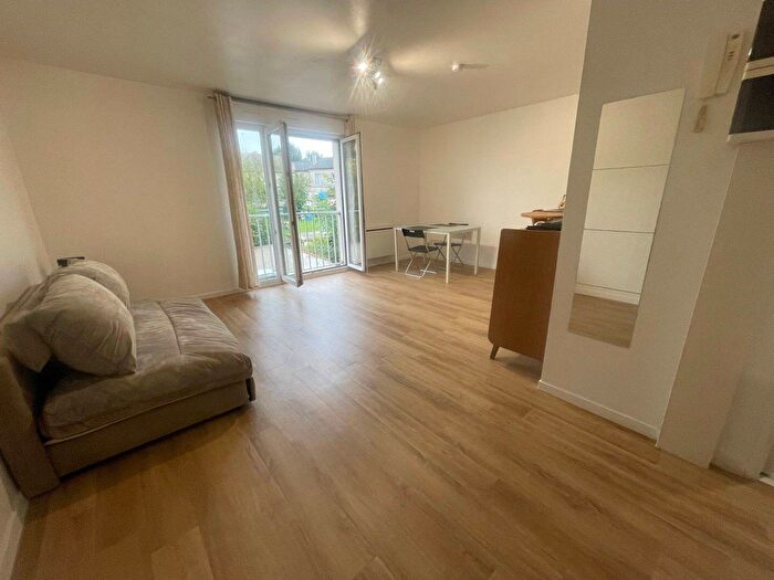 Appartement à louer - Nord, Esbly - 1 pièce