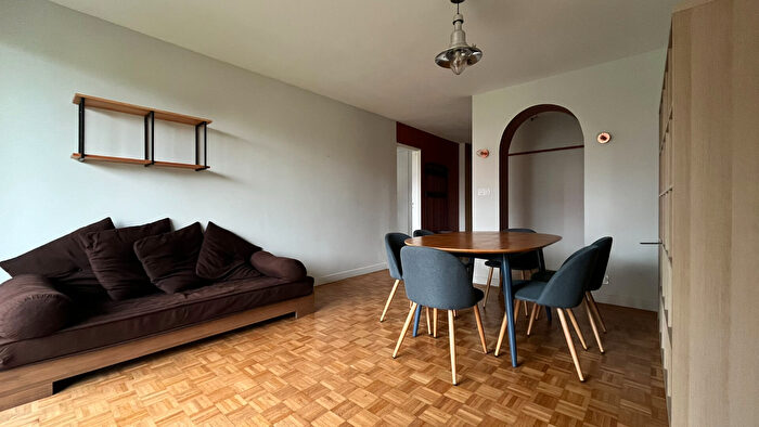 Appartement à louer - Quartiers Ouest, Bourg lEvesque - 4 pièces - 3 chambres