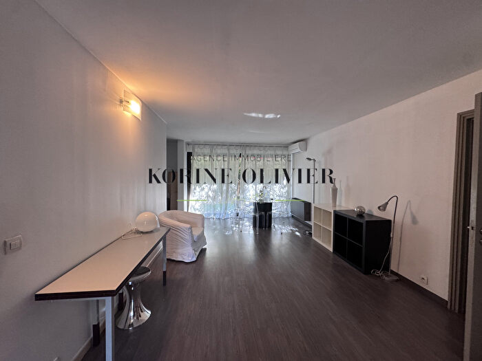 Aix-en-Provence, Saint-Donat, Les Platanes : Appartement 3 pièces à louer