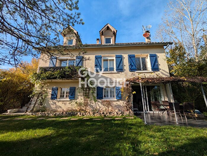 Maison 9 pièces à Saint-Pierre-Lafeuille, à vendre