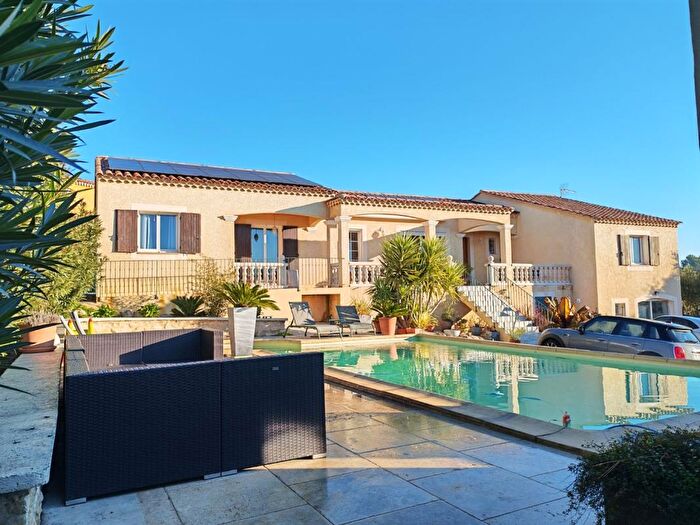 Maison à vendre - Beaucaire, Ugernum - 8 pièces - 7 chambres