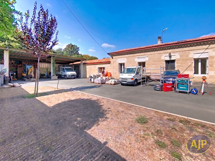 Maison 8 pièces à vendre à Léognan