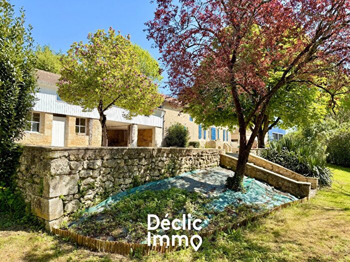 Maison 7 pièces à Nieuil-lEspoir, à vendre