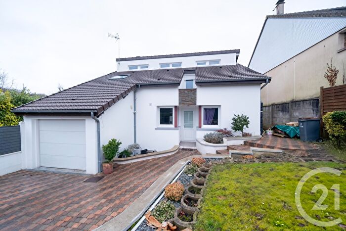 Maison à vendre - Brunoy, Nord - 6 pièces - 4 chambres