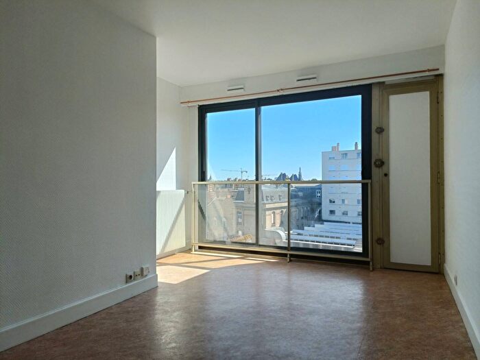 Appartement à louer - Centre Ville, Reims - 1 pièce