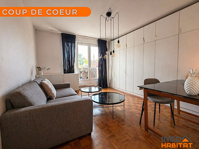 Appartement 2 pièces à vendre à Quartiers Centre, Saint-Hélier, Gare